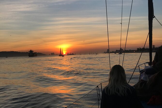 Sunset sailboat tour in Lisbon with wine and beer - Who Should Consider This Tour?
