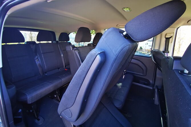 Transfer Tour Porto/Lisbon with 2 stops options Óbidos, Nazaré, Fátima, Coimbra - Authentic Experiences and Authenticity