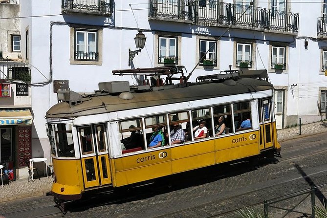 VIP-walking-Tour - Lisbon with your private - in German - The Sum Up