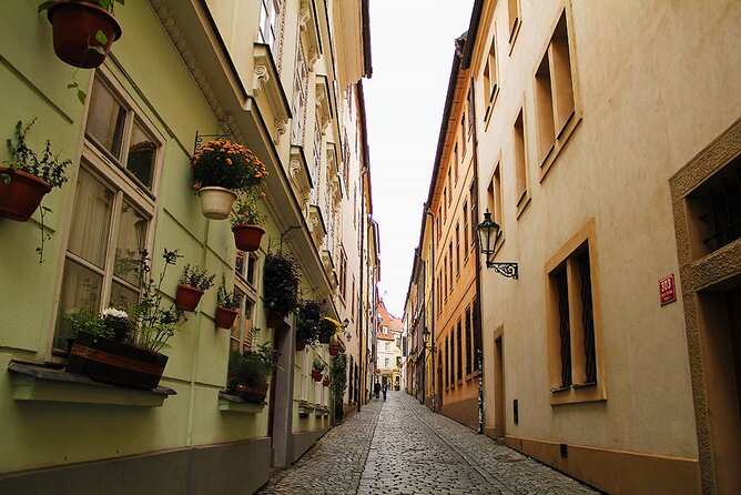 Walking through ages: 11th to 21st century, Prague flavoured - Practical considerations about the tour