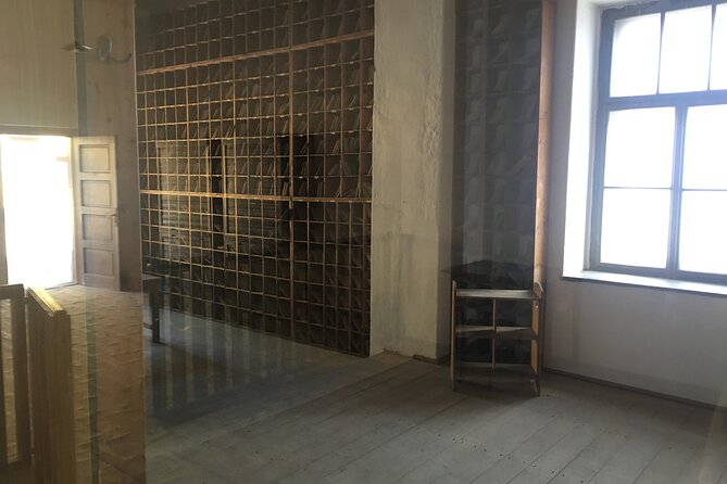 Batel Tours: In-depth Terezin semi-private tour & hotel pick up - Authenticity and Reader Feedback