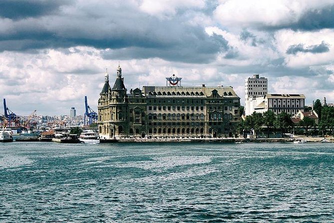 Bosphorus Cruise with unlimited alcohol - FAQ: Practical Questions About the Bosphorus Cruise with Unlimited Alcohol