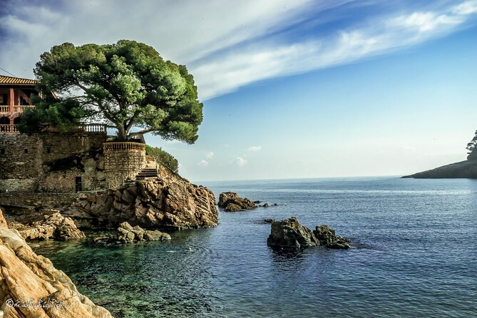 Catalonia Private Tour with Medieval Towns and Montserrat with Transport - FAQ