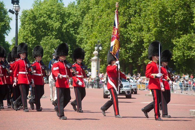 Changing of the Guard Guided Tour at Buckingham Palace - FAQ