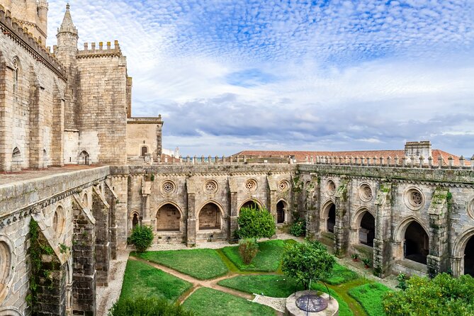 From Lisboa: Evora & Monsaraz Private Full Day Tour - What Sets This Tour Apart