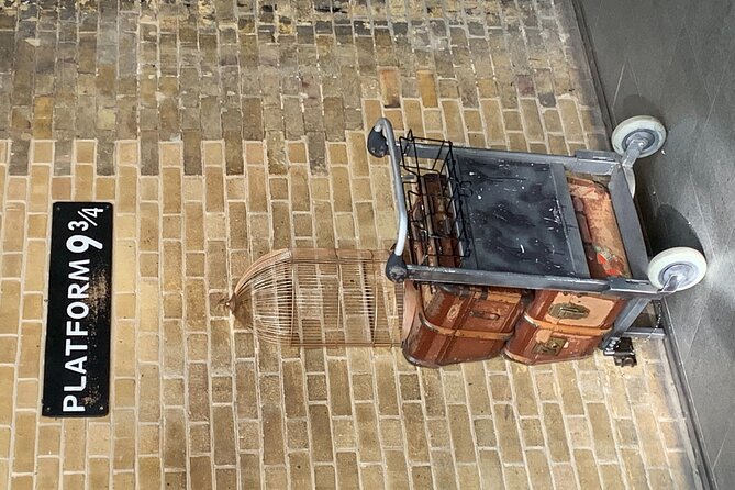 Harry Potter Black Taxi Private Tour of London with Hotel Pickup - FAQs