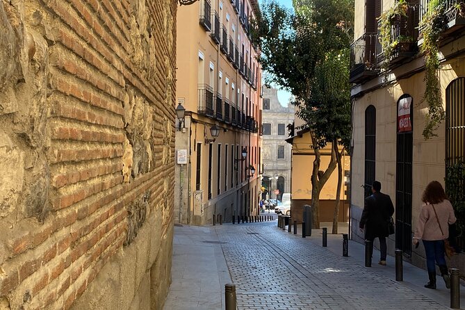 Historic Madrid, a walk through the Austrias neighborhood - FAQ