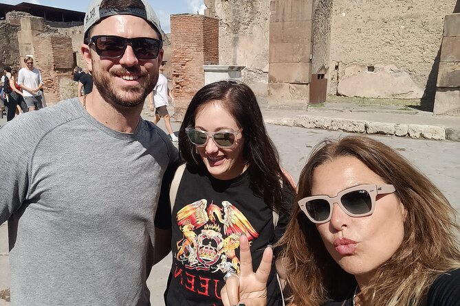 Naples transfer to Pompeii guided tour and Back - Authentic Experiences and Value