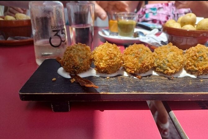 North Tour, Viewpoint, Brunch, White beach & lava pools - Frequently Asked Questions