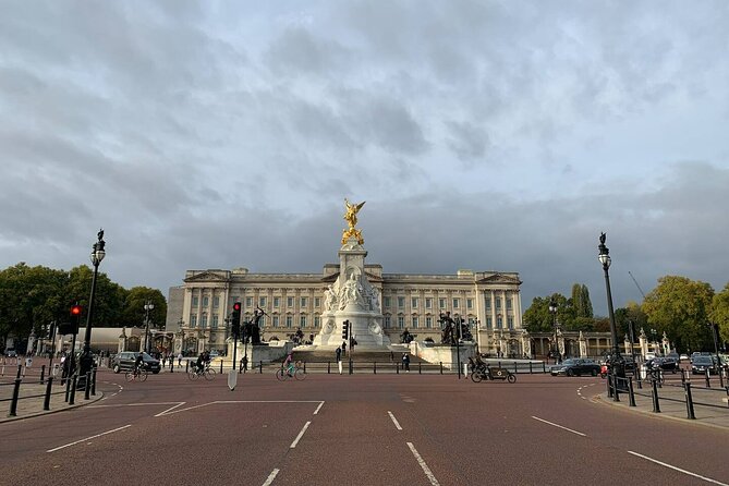 Private Guided Tour of London Landmarks - English or Italian - Authentic Experiences That Make a Difference