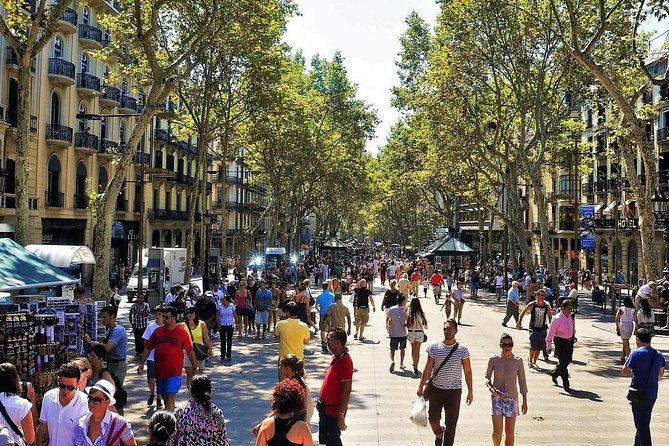 Sagrada Familia & Barcelona Small Group Tour with Hotel Pick-up - FAQ