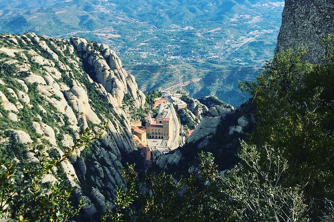 Semi-Private Montserrat Monastery, Funicular & Scenic Nature Walk - Analyzing the Value