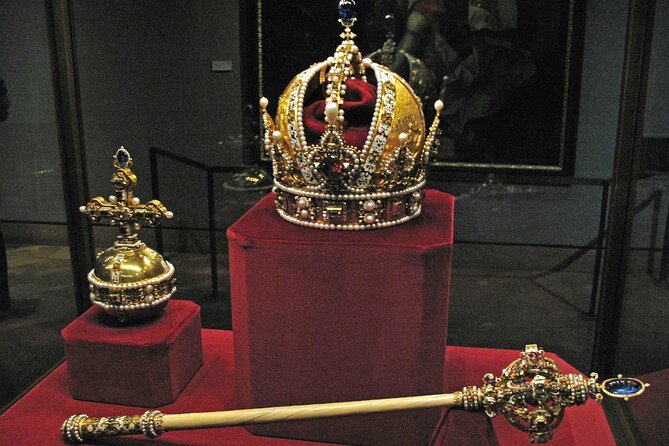 Tower of London Crown Jewels and English Royal History Tour - FAQs