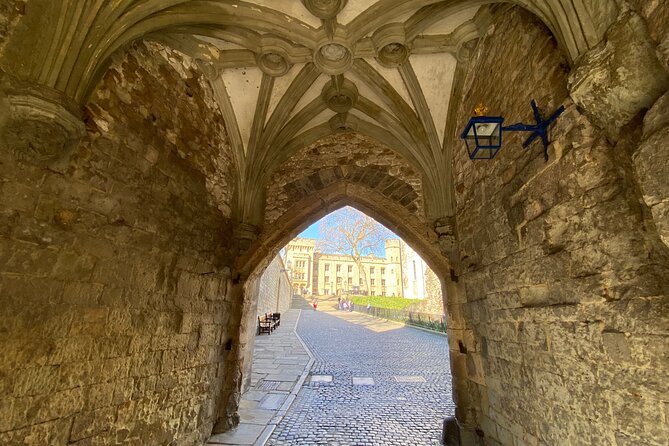 Tower of London & Westminster Abbey VIP Tour with expert guide - FAQ