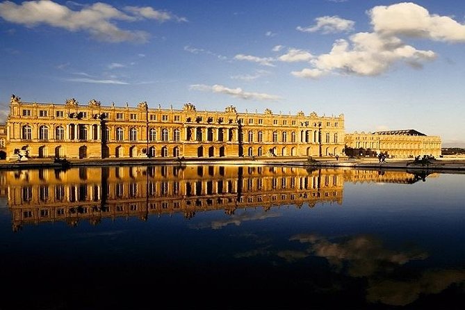 Versailles Guided Tour and Priority Access with Hotel* Pickup - The Value for Money