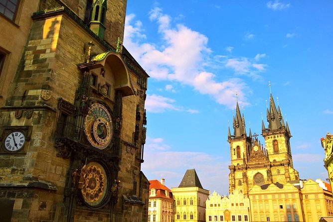 2:5-Hour Walking Tour of Old Town Prague with Boat Ride - Analyzing the Value