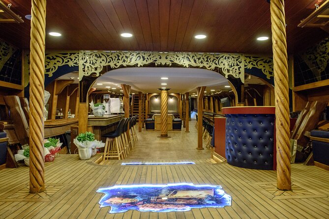 Barco De Pirata Cruise at 3 Islands in Greece - The Sum Up