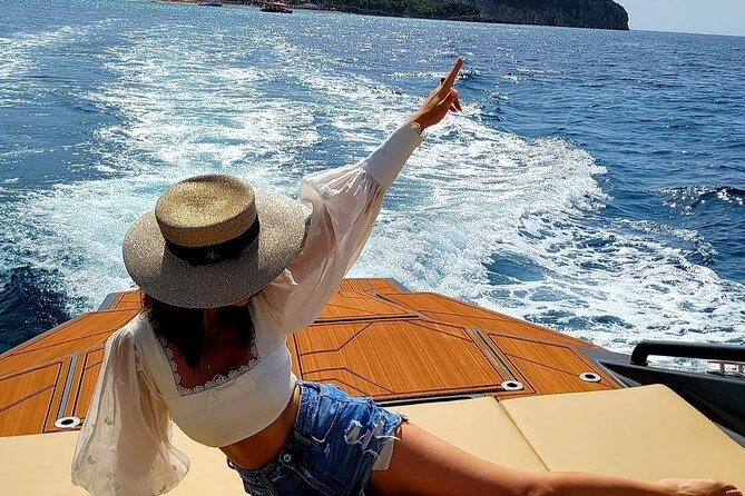 Blue cave & Hvar, 5 islands speed boat tour with unique boats from Split - FAQ