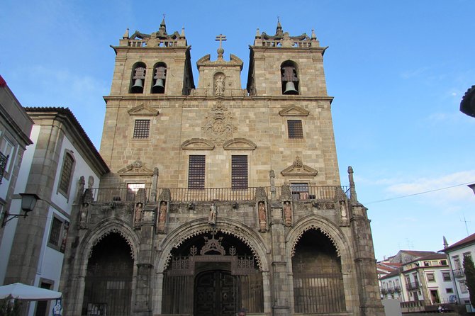 Braga and Guimarães Tour with Lunch from Porto - FAQs