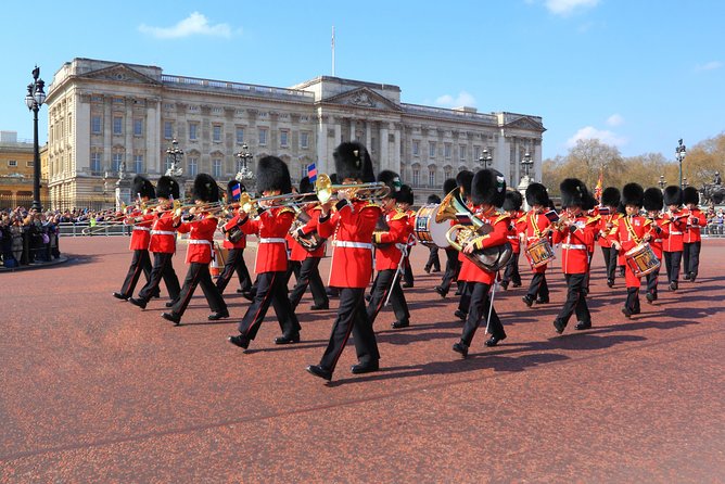 Buckingham Palace and Windsor Castle Self-Guided Tour with Coach - Pricing and Value