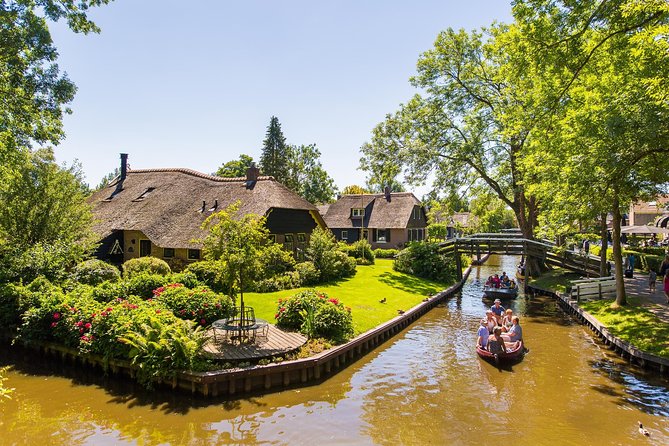 Giethoorn and Afsluitdijk Day Trip from Amsterdam with Boat Trip - FAQs