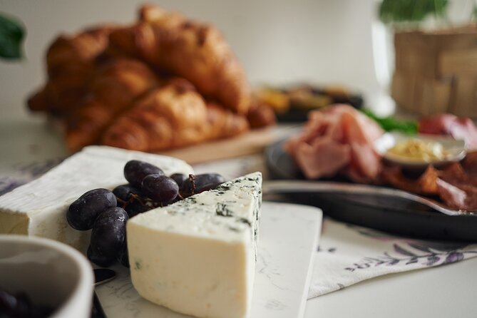 Gourmet Brunch with Chef: Unlimited Drinks & Stunning River Views - Is It Worth the Price?