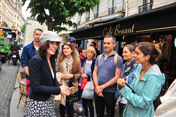 Guided tour of Montmartre in songs with a professional - The Sum Up