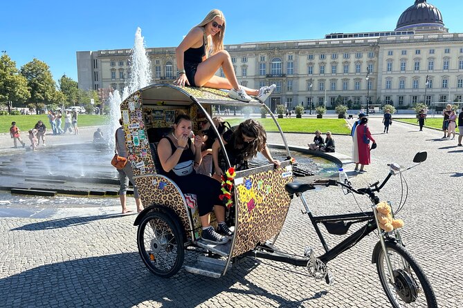 Rickshaw Tours Berlin - Groups of up to 16 people with several rickshaws - The Sum Up