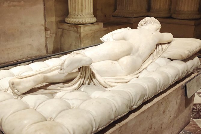 Scandals: Louvre (Semi-Private) With Reserved Entrance Time - Authentic Perspectives from Others