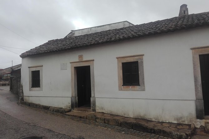 Transfer from Lisboa to Coimbra with visit to Fátima Sanctuary, half day - Frequently Asked Questions