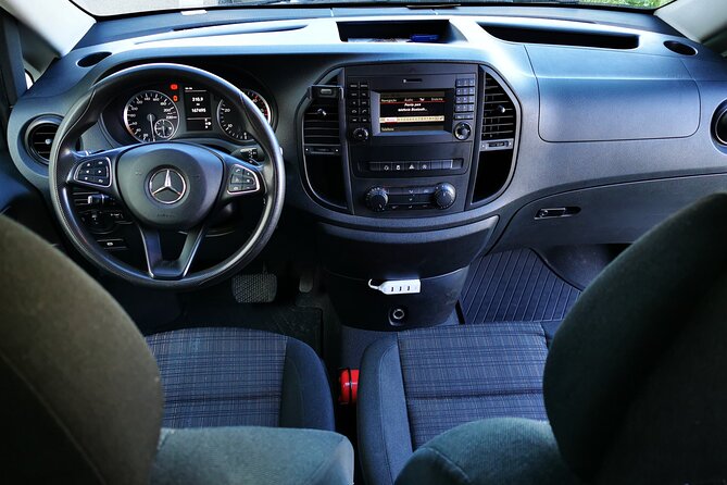 Transfer Tour Porto/Lisbon with 2 stops options Óbidos, Nazaré, Fátima, Coimbra - Who Will Love This Tour?