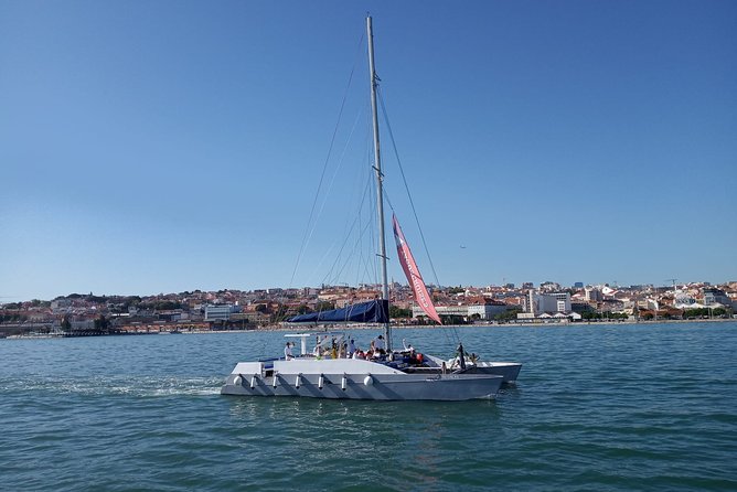 2H Private Sailing Catamaran "Vertigo" Tour in Lisbon up to 18pax - FAQ