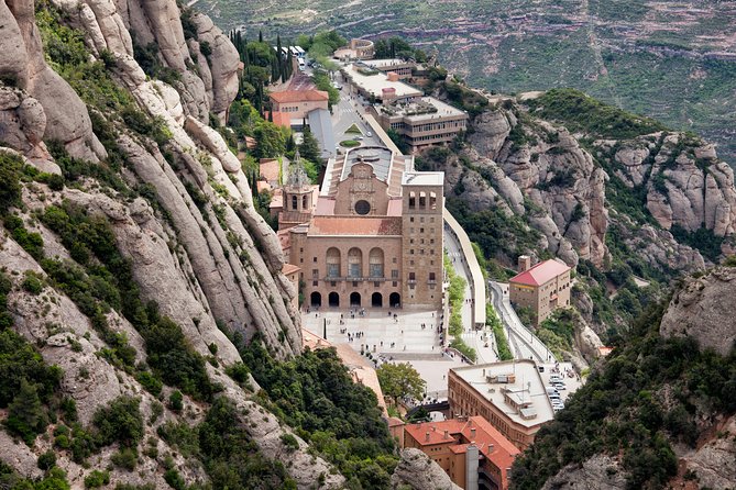 Montserrat Private Guided Tour with Pick up - FAQ