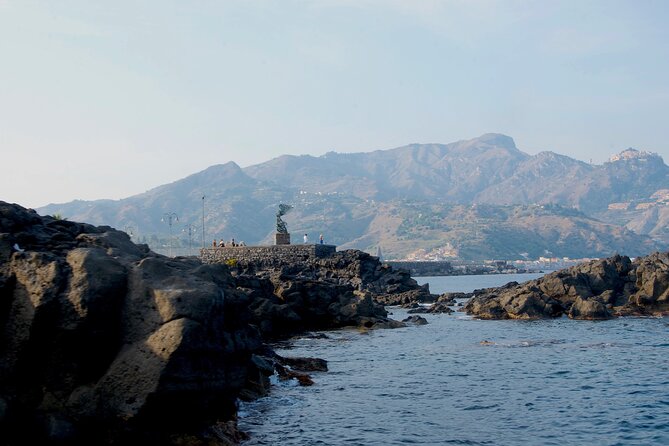 Tour to Baia di Taormina, Isola Bella and Naxos - FAQ