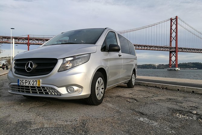 Transfer Tour Porto/Lisbon with 2 stops options Óbidos, Nazaré, Fátima, Coimbra - FAQs