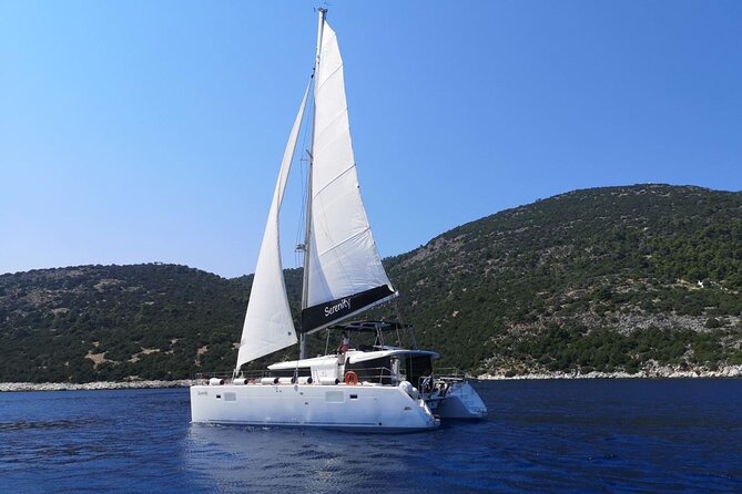 Santorini: Caldera Luxury Catamaran Cruise with Meal & Drinks - FAQ