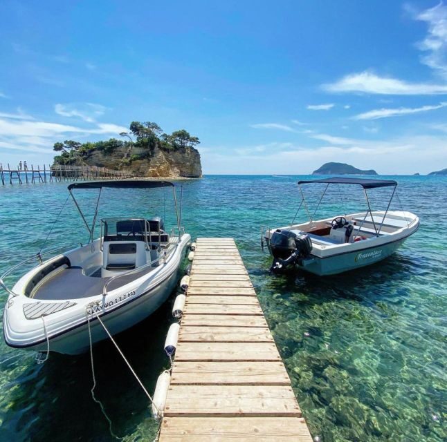 Agios Sostis harbour: Rent your own boat!
