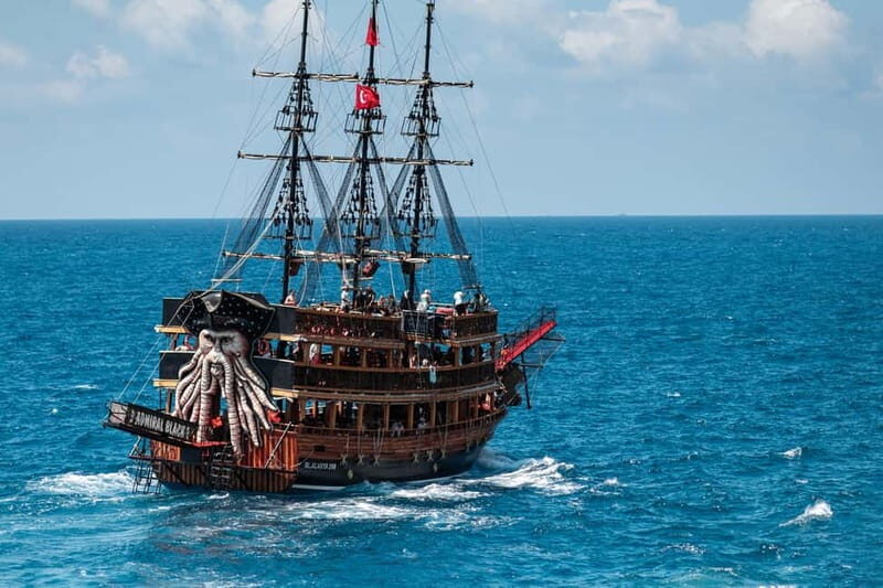 Alanya: Pirate Boat Trip with Lunch and Drinks