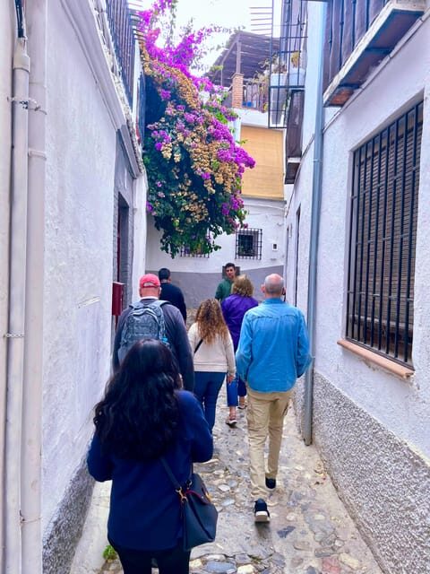 Albayzín: Granada's Albayzín Tour with Food Tasting