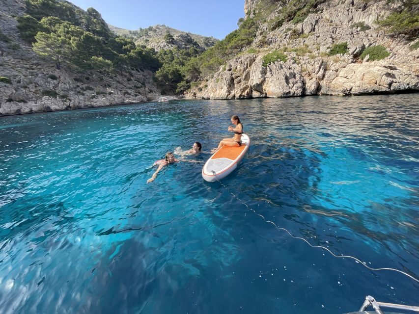 Alcudia: Sailing Yacht Excursion with Wine & Tapas