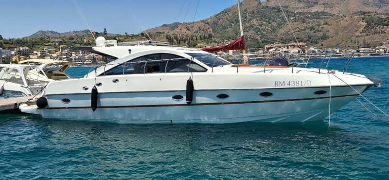 All Inclusive Taormina Bay yacht