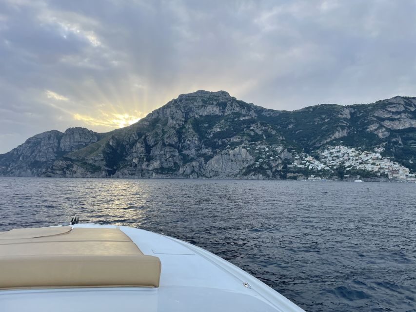 Amalfi Coast: Scenic Boat Private Tour with Aperitif