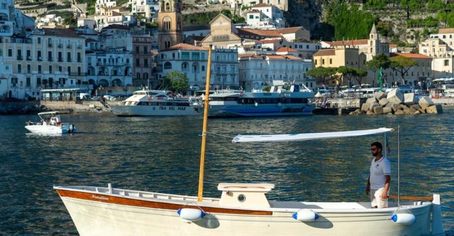 Amalfi cost boat: boat tour with traditional gozzo