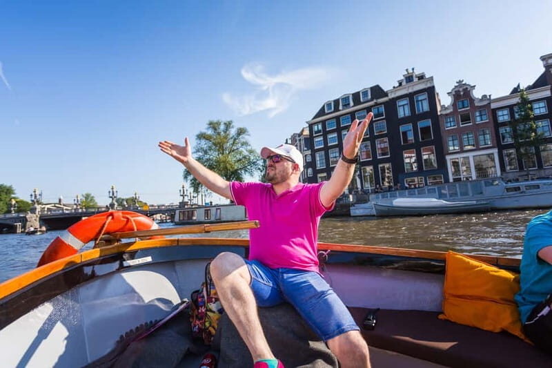Amsterdam: History Cruise with Local Guide, Drinks & Bites