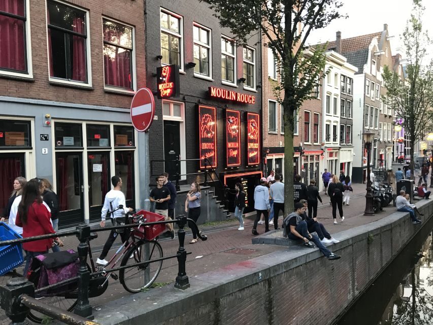 Amsterdam: Red Light District and Local Pub Tour