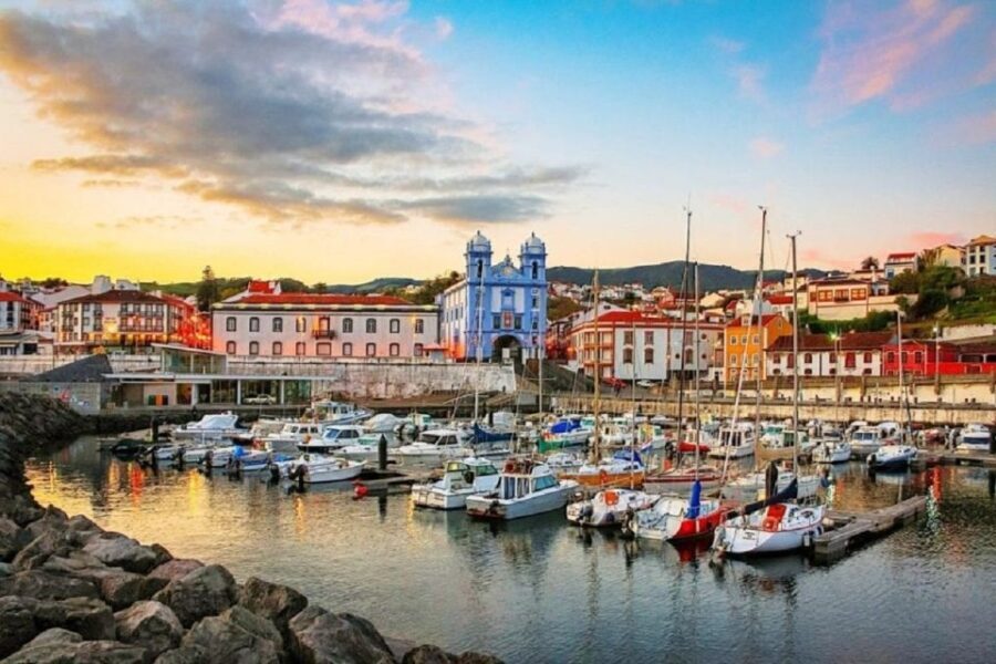 Angra do Heroísmo: Walking Tour with Local Pastry and Coffee