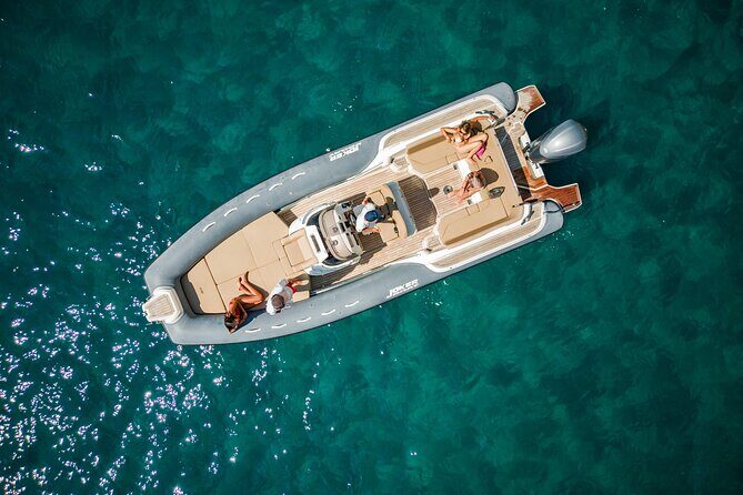 Aperitif on a boat at sunset in the Gulf of Naples - What’s Included and What to Expect