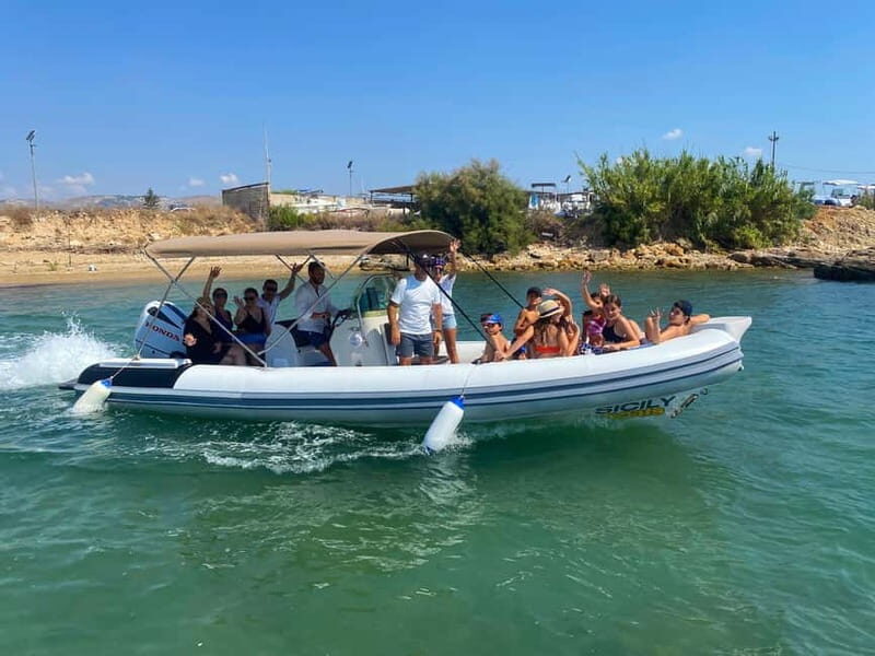 Avola Group Tour: Capopassero with Aperitif and Snorkeling