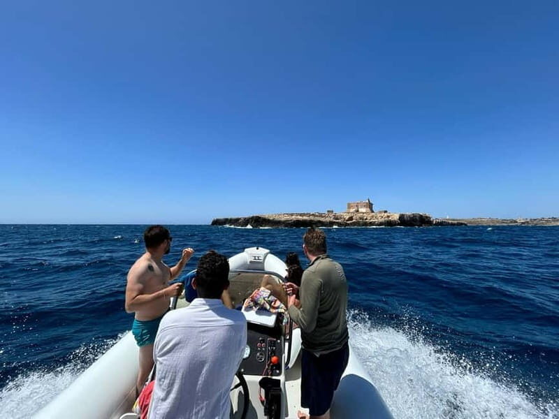 Avola: Private Boat Tour to Marzamemi & Ciriga Sea Stacks