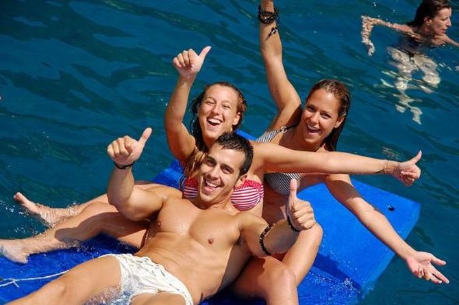 Barcelona Catamaran Party Tour For Young People - Key Points